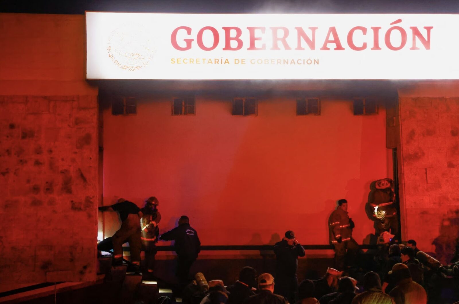 Encerrados Y Carbonizados La Muerte De Decenas De Migrantes En México